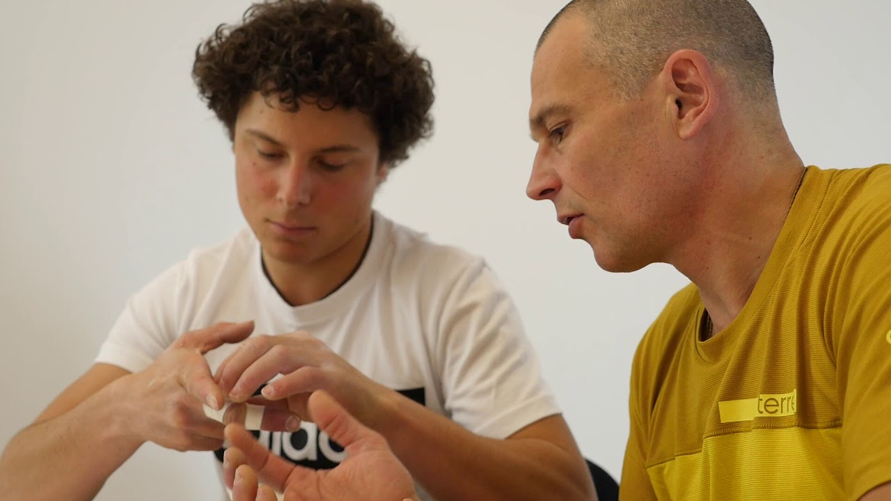 TAPING TUTORIAL Finger joint capsule - YouTube