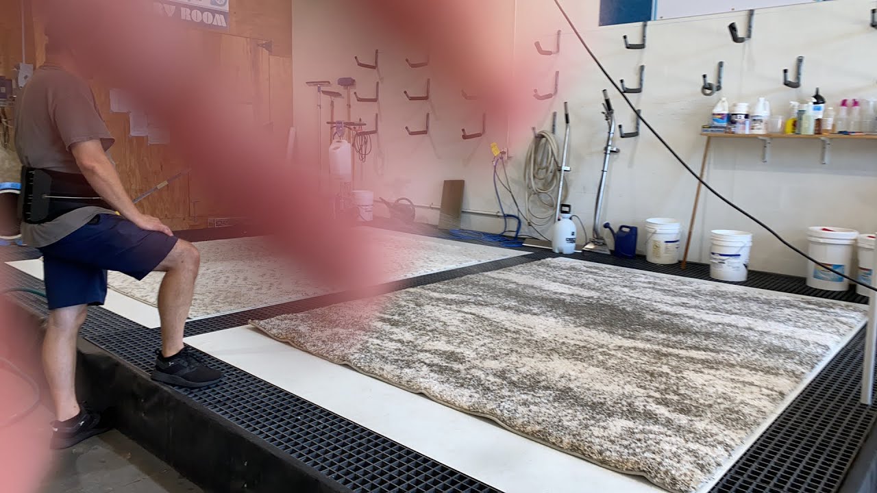 Washing a VERY Dirty white area rug - YouTube