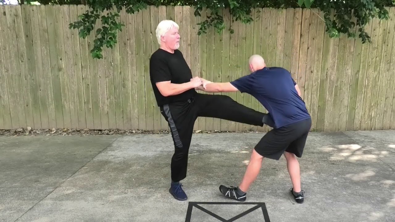 Basic Stomping Kick Attacks in Bagua Kuntao Silat - YouTube