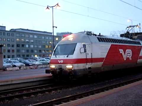 Finland VR SR2 IC Train at Tampere Station - YouTube