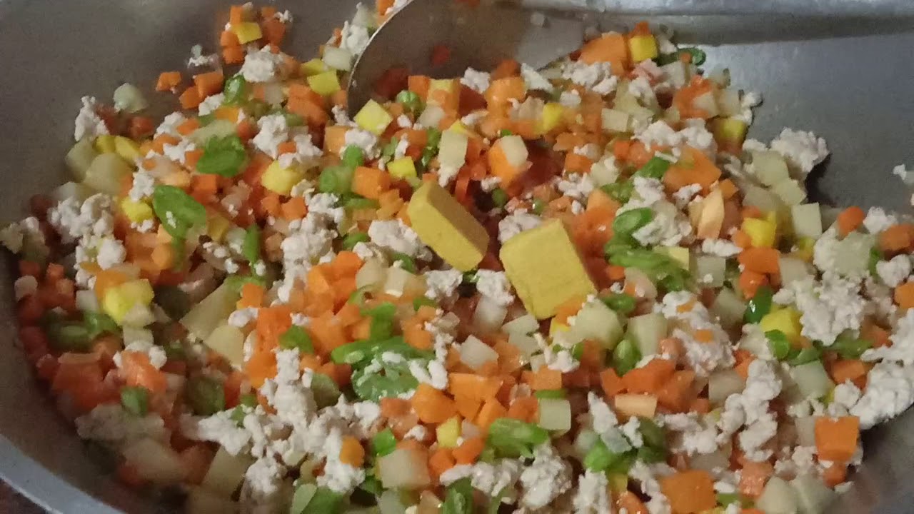 How to cook lumpianada - YouTube