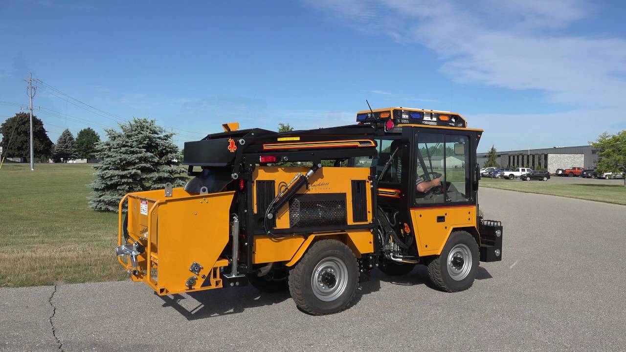 Trackless MT7 Dump Body - YouTube