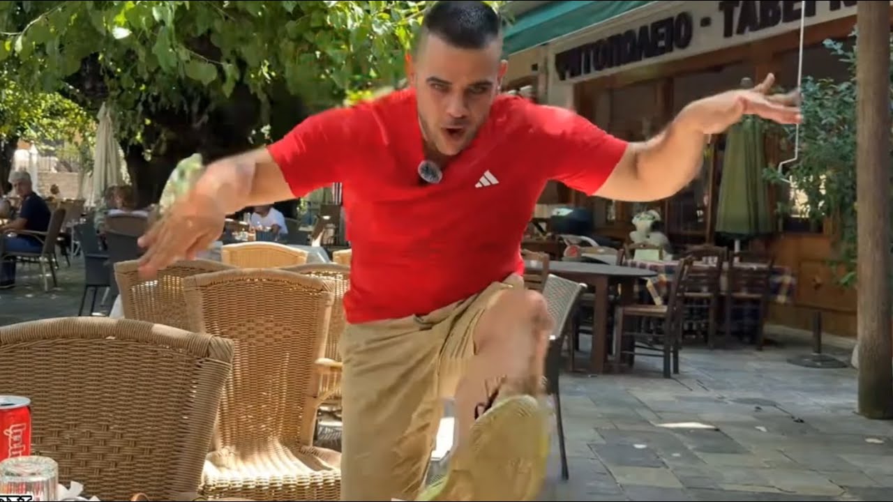 TEOSTY ΕΞΑΠΟΛΥΕΙ ΚΙΝΗΣΗ ΠΕΛΕΚΑΝΟΥ ΓΙΑ ΝΑ ΔΙΩΞΕΙ ΜΕΛΙΣΣΕΣ | ‪@Teostyyy ...