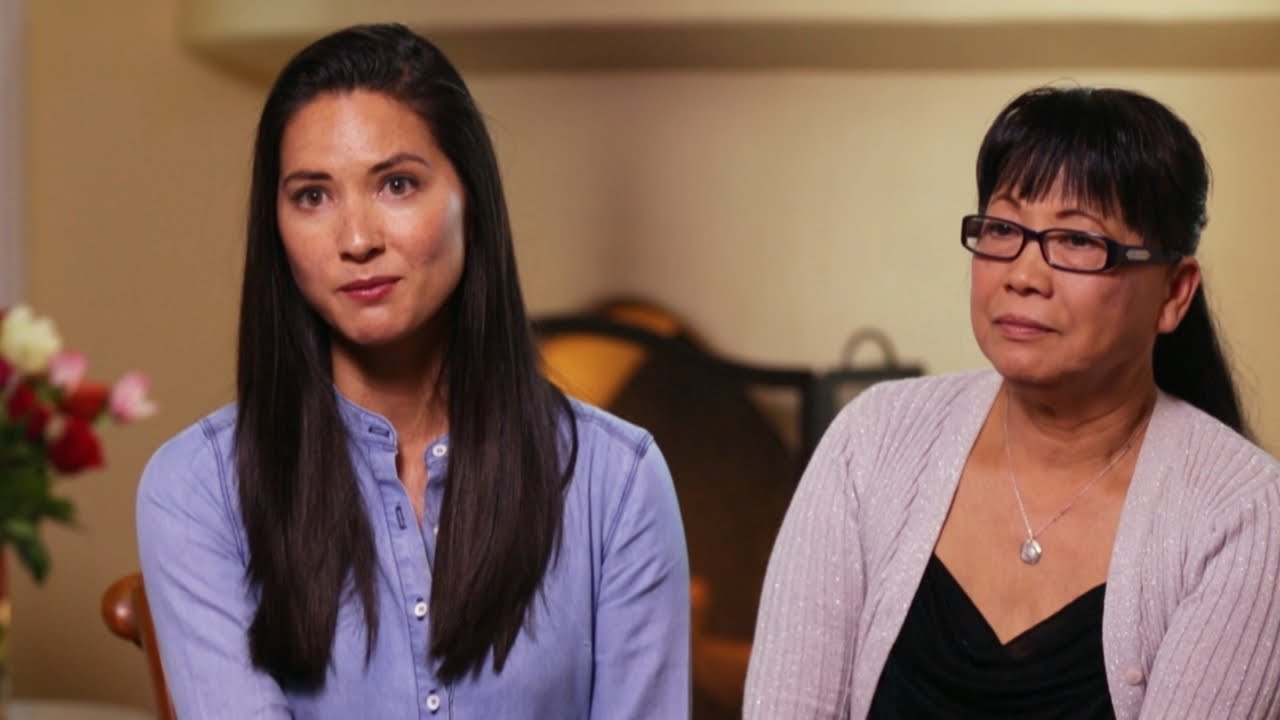 Olivia Munn's Family Gets a Reading | Long Island Medium - YouTube