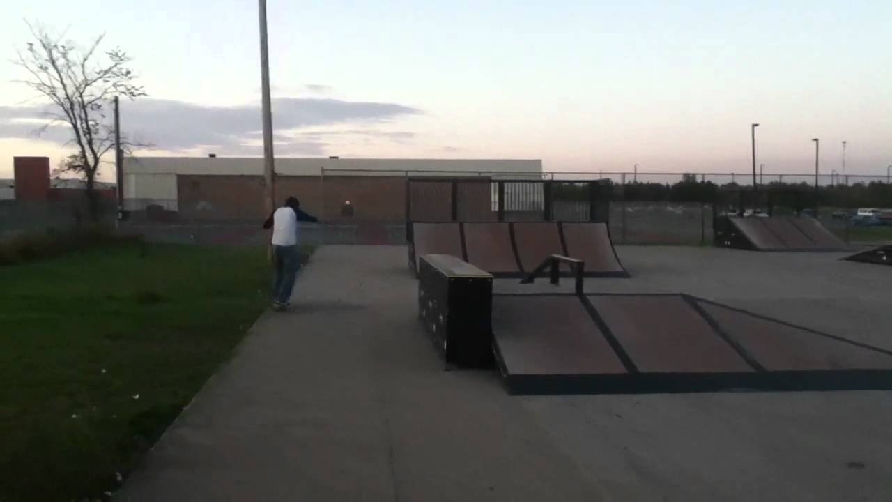 Kick flip ledge - YouTube