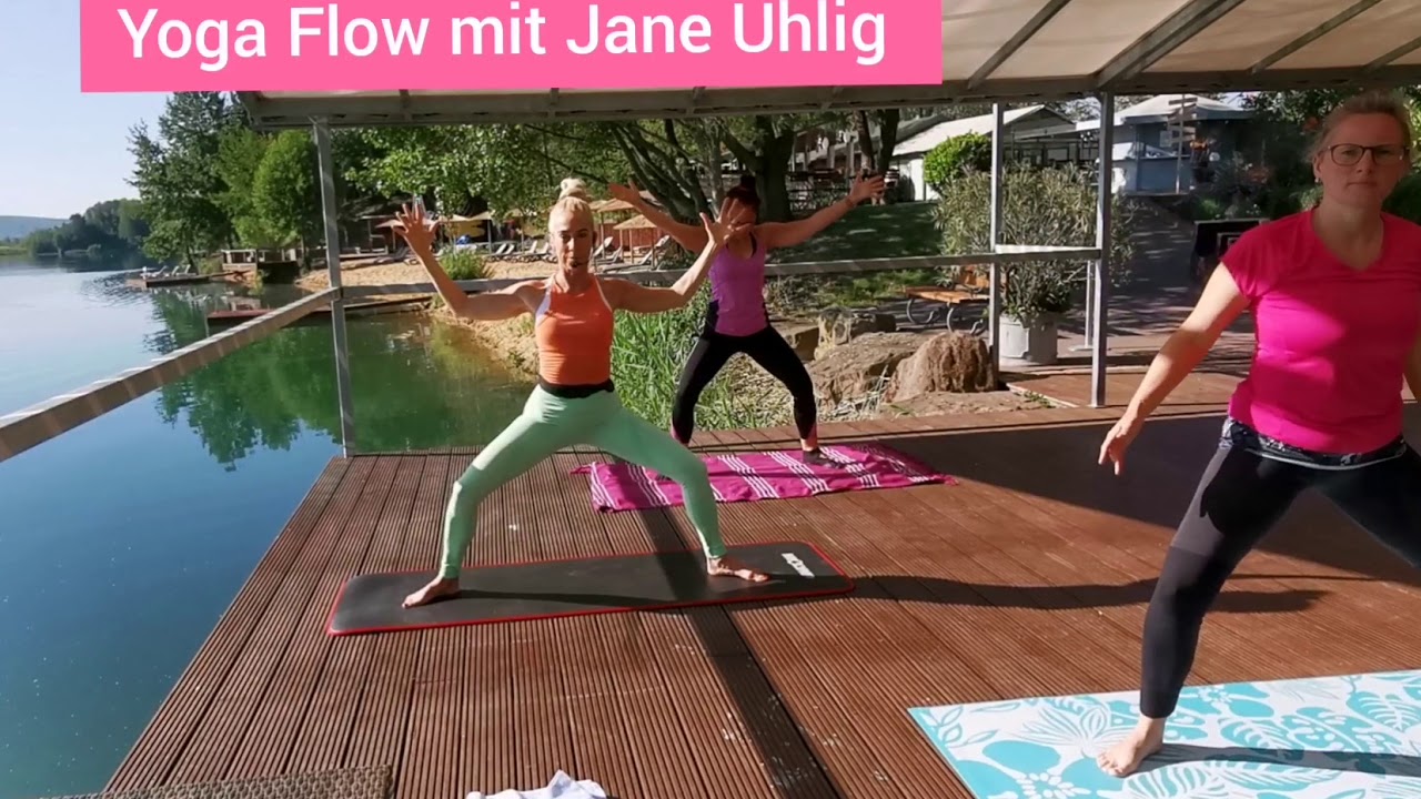 Yoga Morning Flow Outdoor mit Jane Uhlig im Seehotel Niedernberg - YouTube