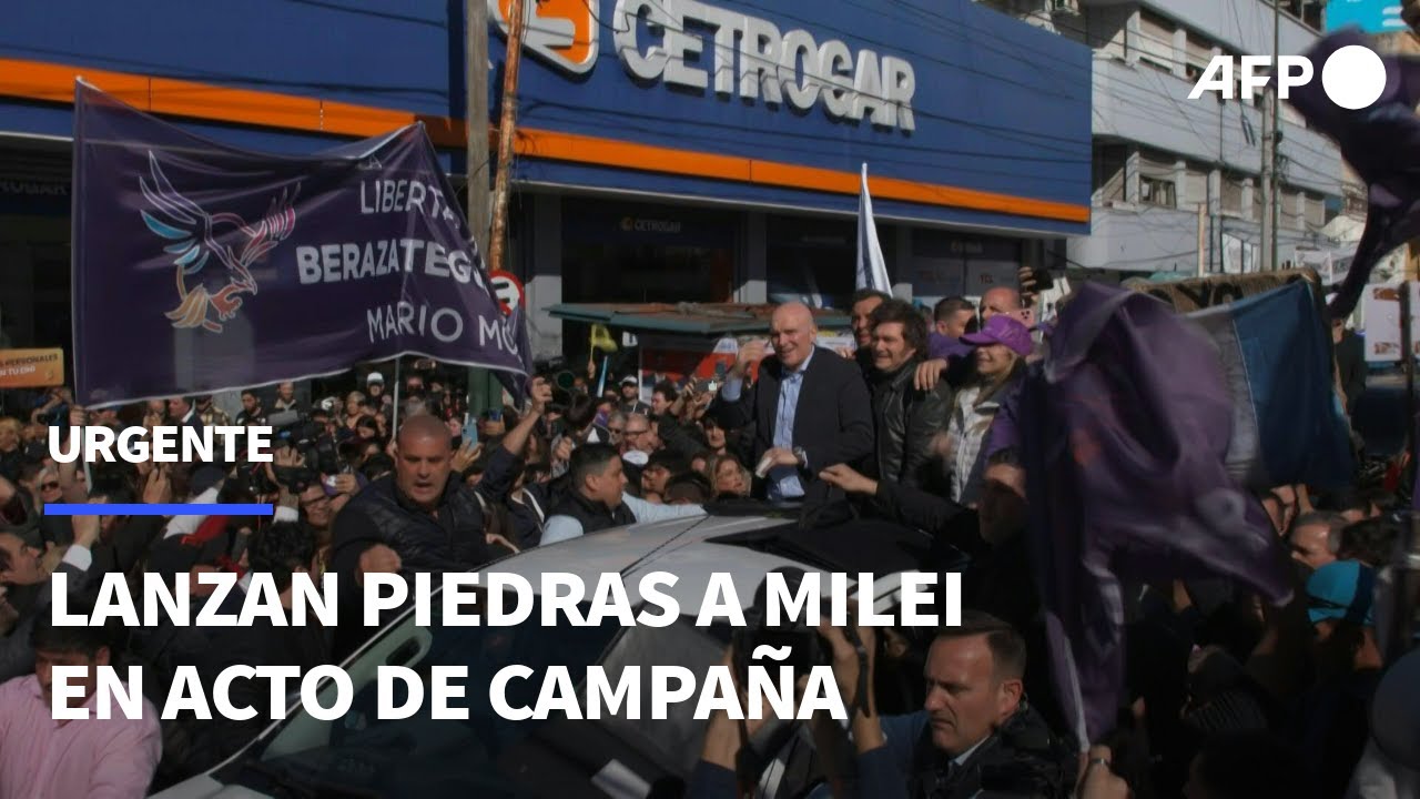 Lanzan piedras a Milei en acto de campaña en Argentina | AFP - YouTube