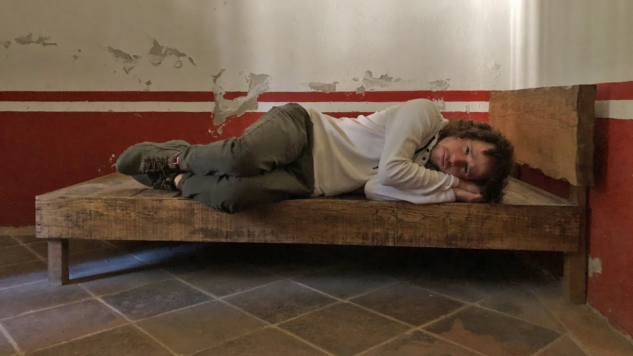 Así es la vida de los monjes adentro de un convento... - YouTube