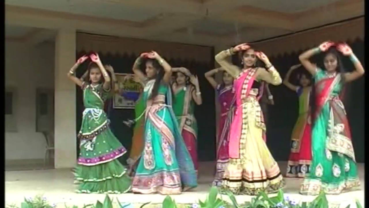 Dholi Taro Dhol Baaje.... - YouTube