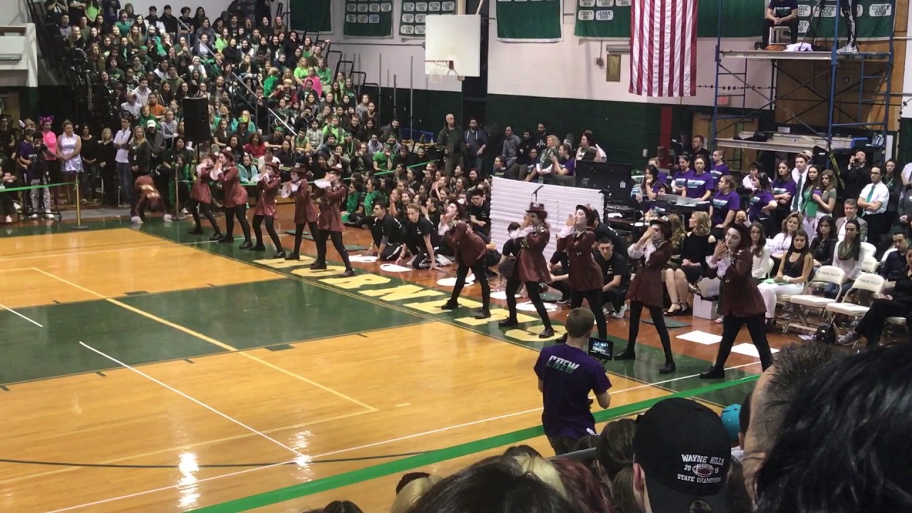 Green Cheer Walk On 2017 - YouTube