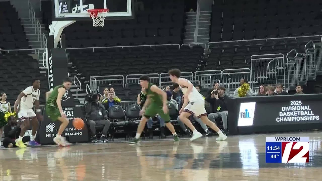 La Salle holds off Bishop Hendricken in D1 boys basketball title - YouTube