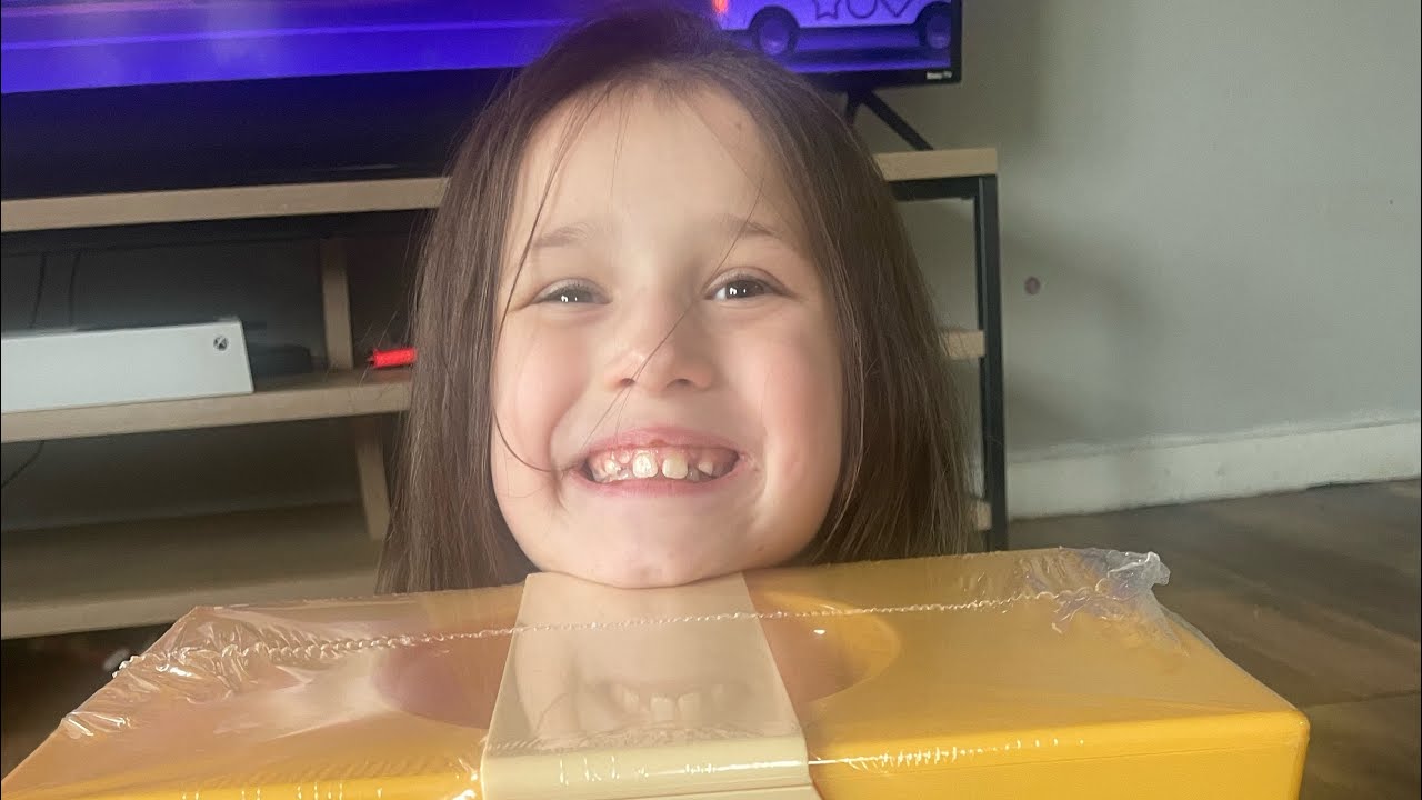 LankyBox Really Big Boxy Mystery Box - YouTube