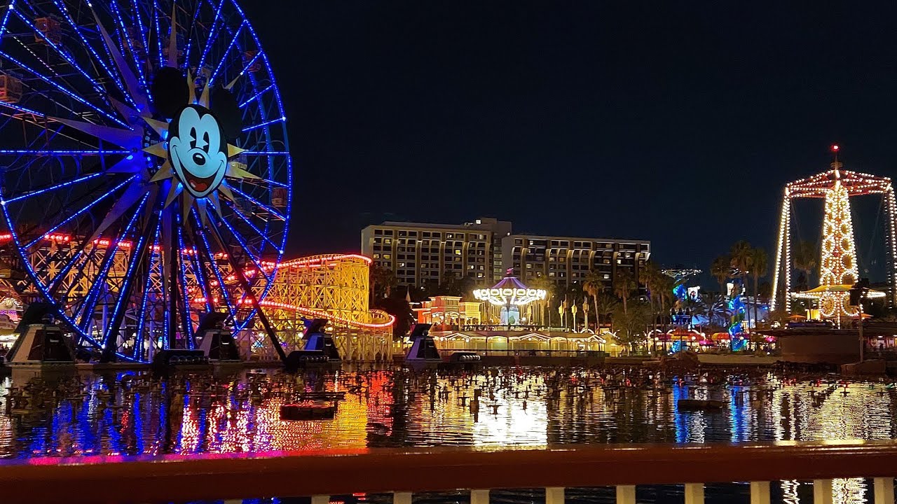 World of Color - Season of Light from Lamplight Lounge in Disney ...