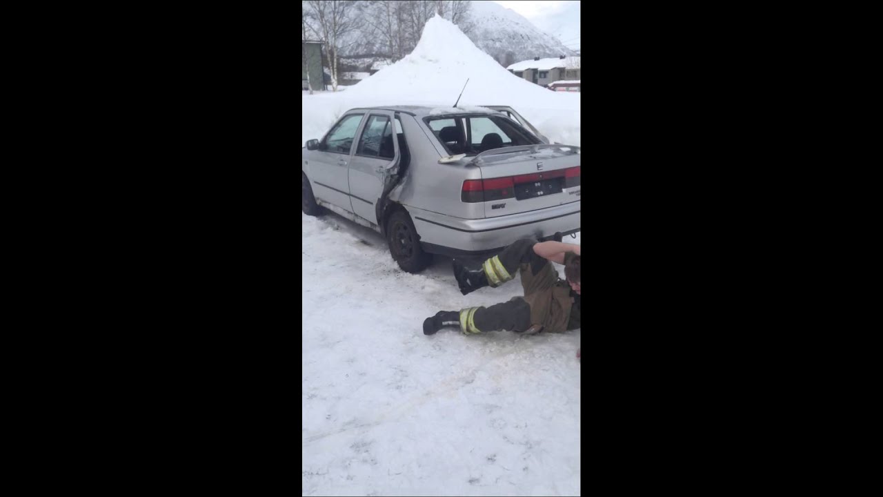 Norwegian firefighter in the army fail - YouTube