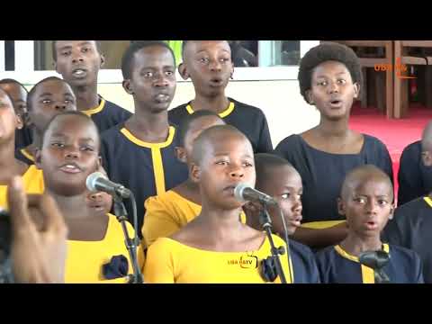 KUMUNSI WA PENTEKOTE USHITSE BOSE BARIBAKORANIYE HAMWE ABANA BO KUNTAHANGWA1