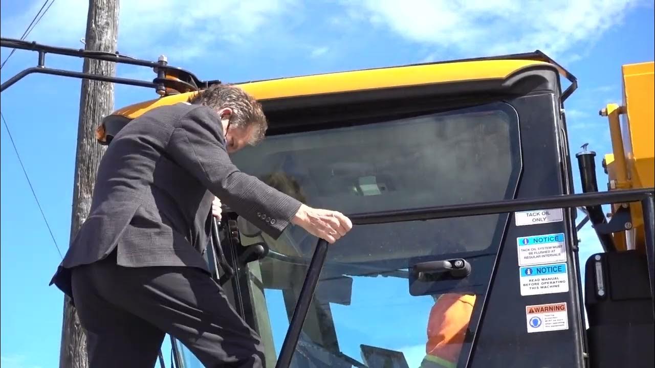 [Pothole Patching Machine] Video Clip of Timmins Mayor George Pirie ...