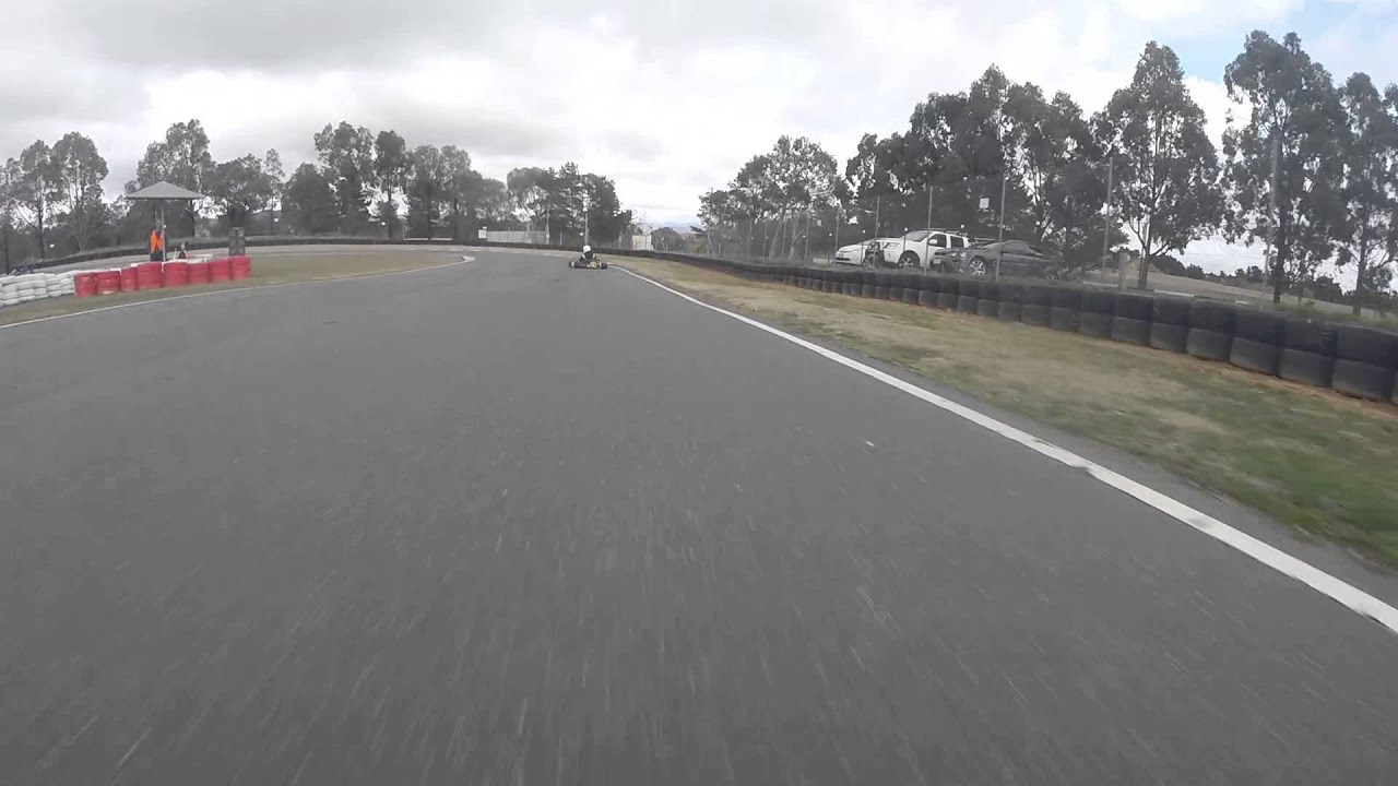 Race 3 Canberra Philip Bohan 23/08/15 - YouTube