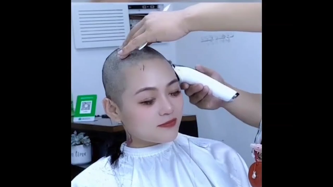 Beautiful girl's headshave 010 - YouTube