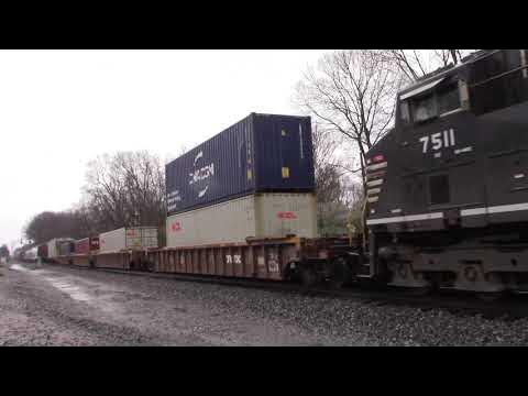 NORFOLK SOUTHERN EMD SD70ACC Southbound Mix Freight - YouTube