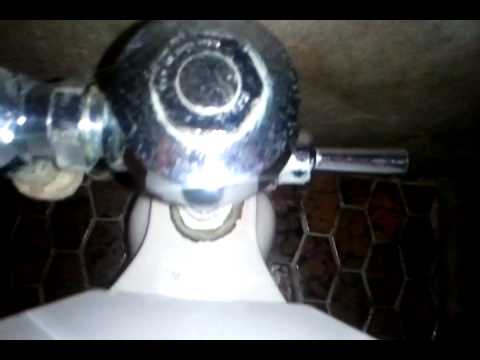"Standard" Valvo toilet - YouTube