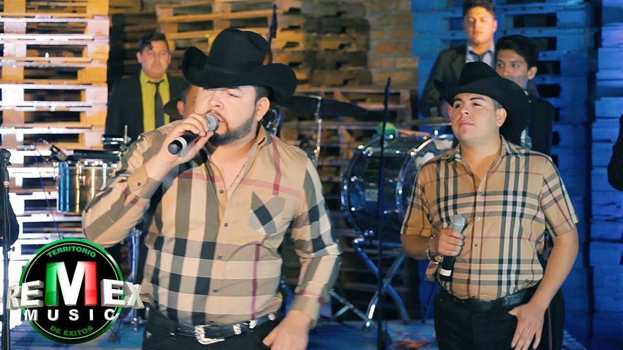 Hermanos Vega Jr. - El Samuray (En Vivo) - YouTube
