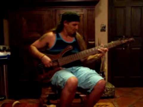 STEVE GAMMON JAMMIN ON A GSPOT BASS - YouTube