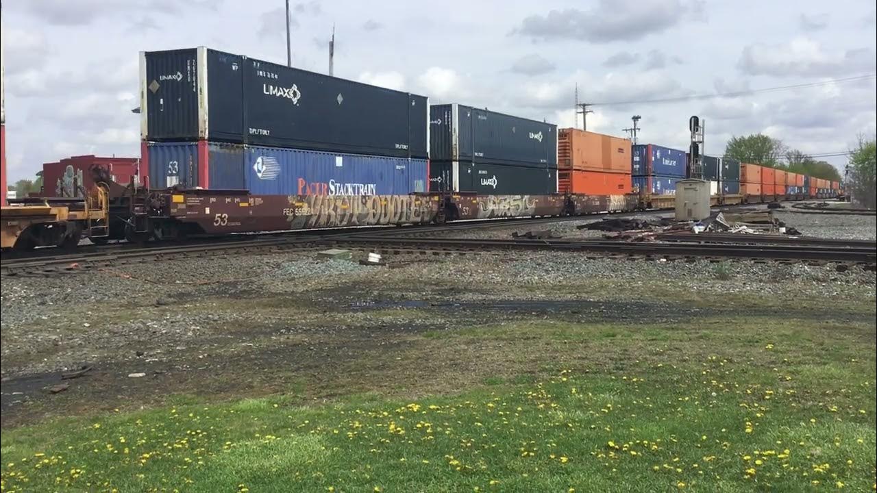 UP 6651 leads CSX I191 through Deshler - YouTube