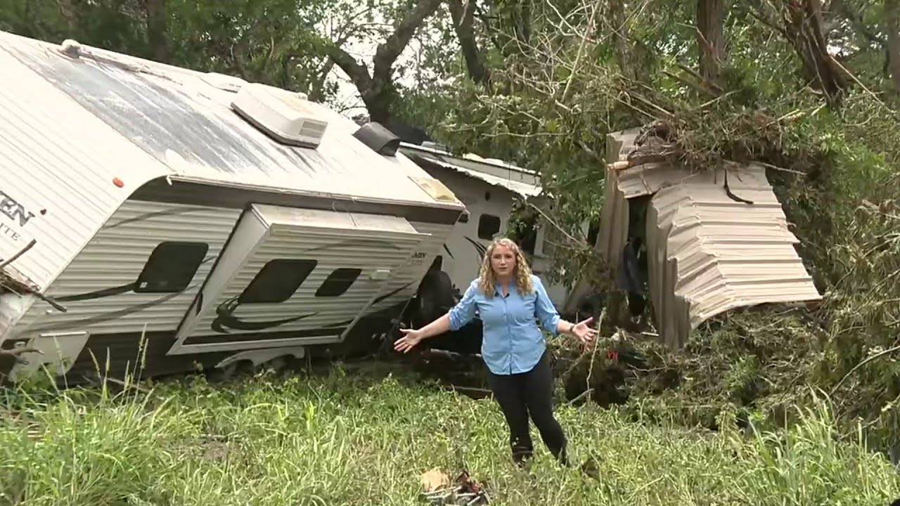 KSAT's Avery Everett shows flood damage in Center Point in the Hill Country - YouTube
