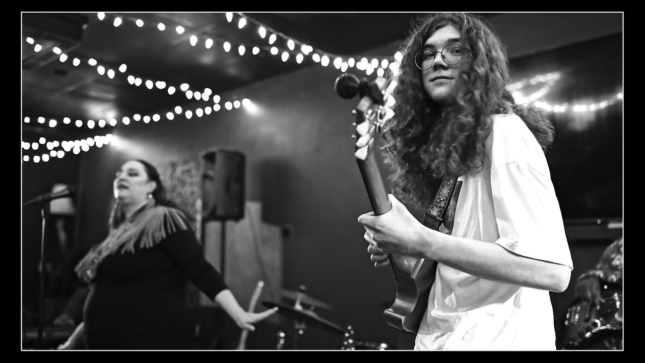 Stormy Monday: Robin Willis (live at The Forum) - YouTube