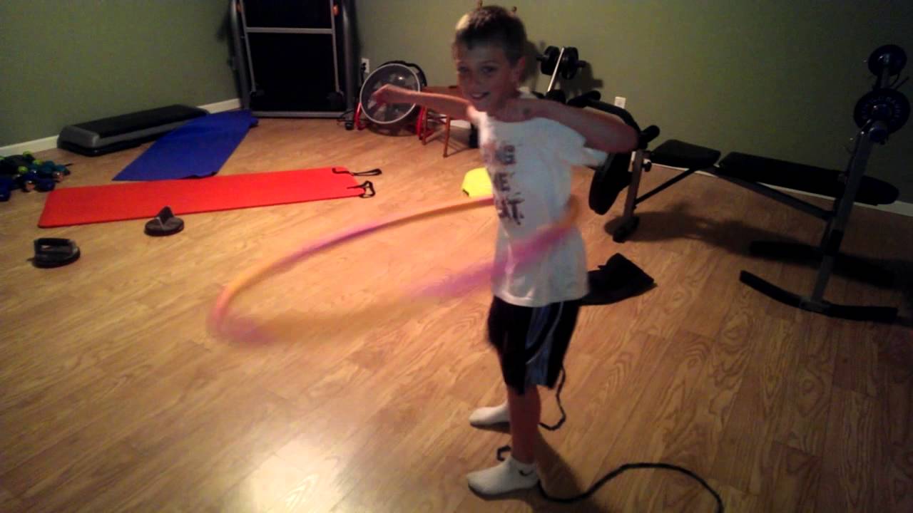 Hula hoop boy 8 - YouTube