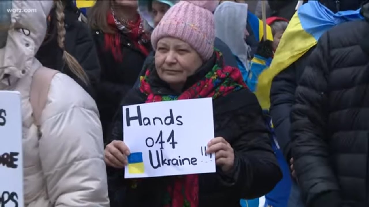 Support for Ukraine rally held in Buffalo - YouTube