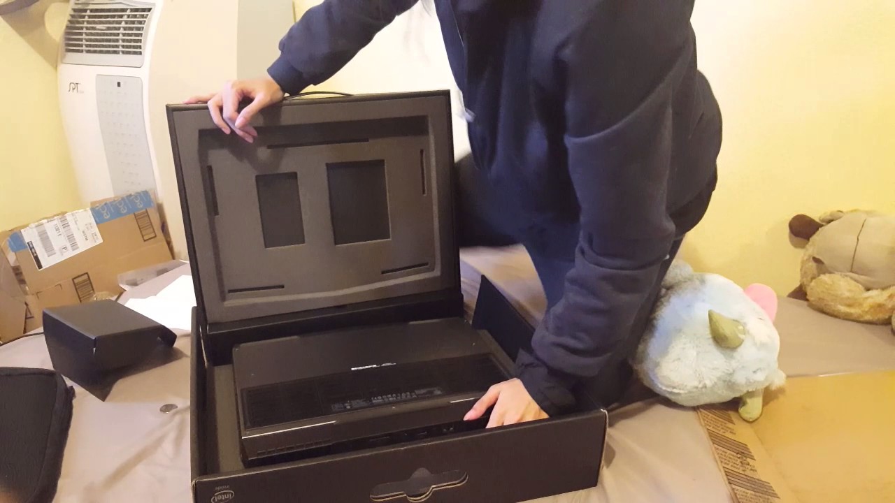 Unboxing Alienware 15 R3 - YouTube