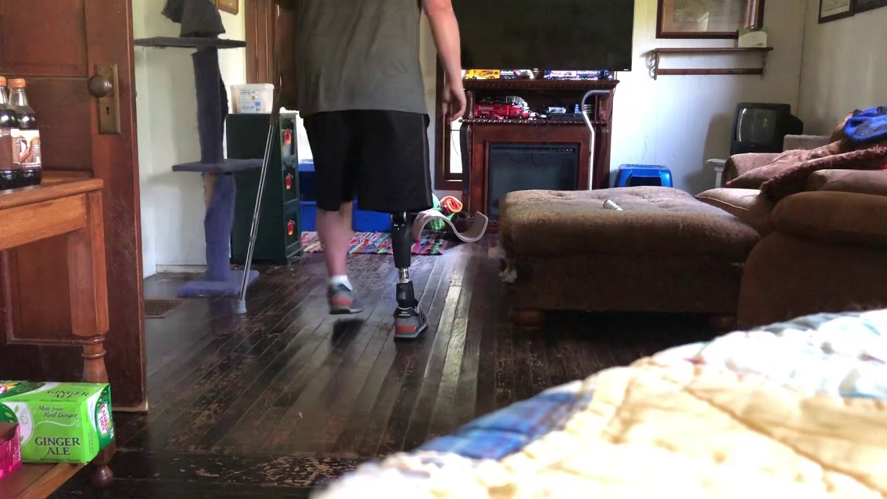 First time trying a cane, results were as expected lol Ossur Above knee ...