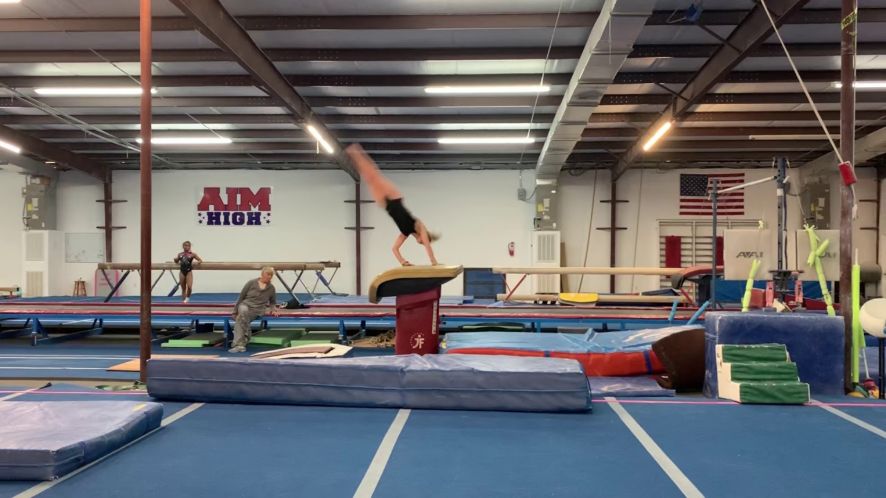 Vault- round off full on tuck off - YouTube