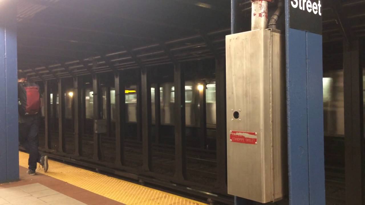 MTA NYCT: BMT Broadway line action at 23rd Street - YouTube