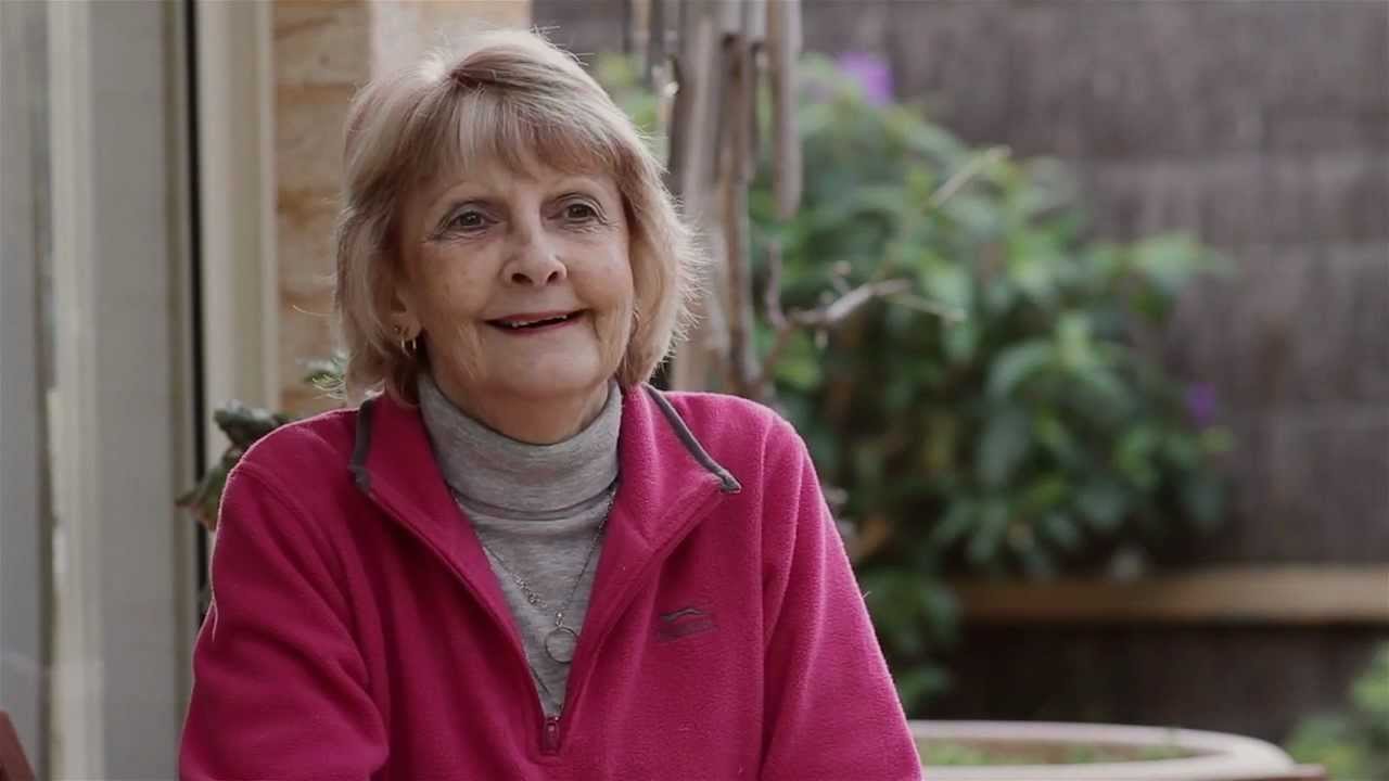 Modern Group Review: Solar Power Testimonial - Cheryl Finn - YouTube