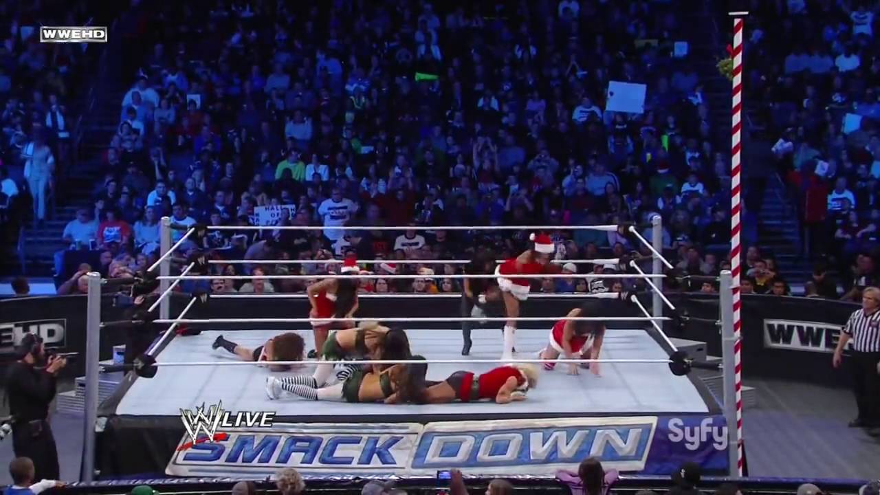 (720pHD): WWE SmackDown! 11.29.11: Divas Mistletoe On A Pole Match ...