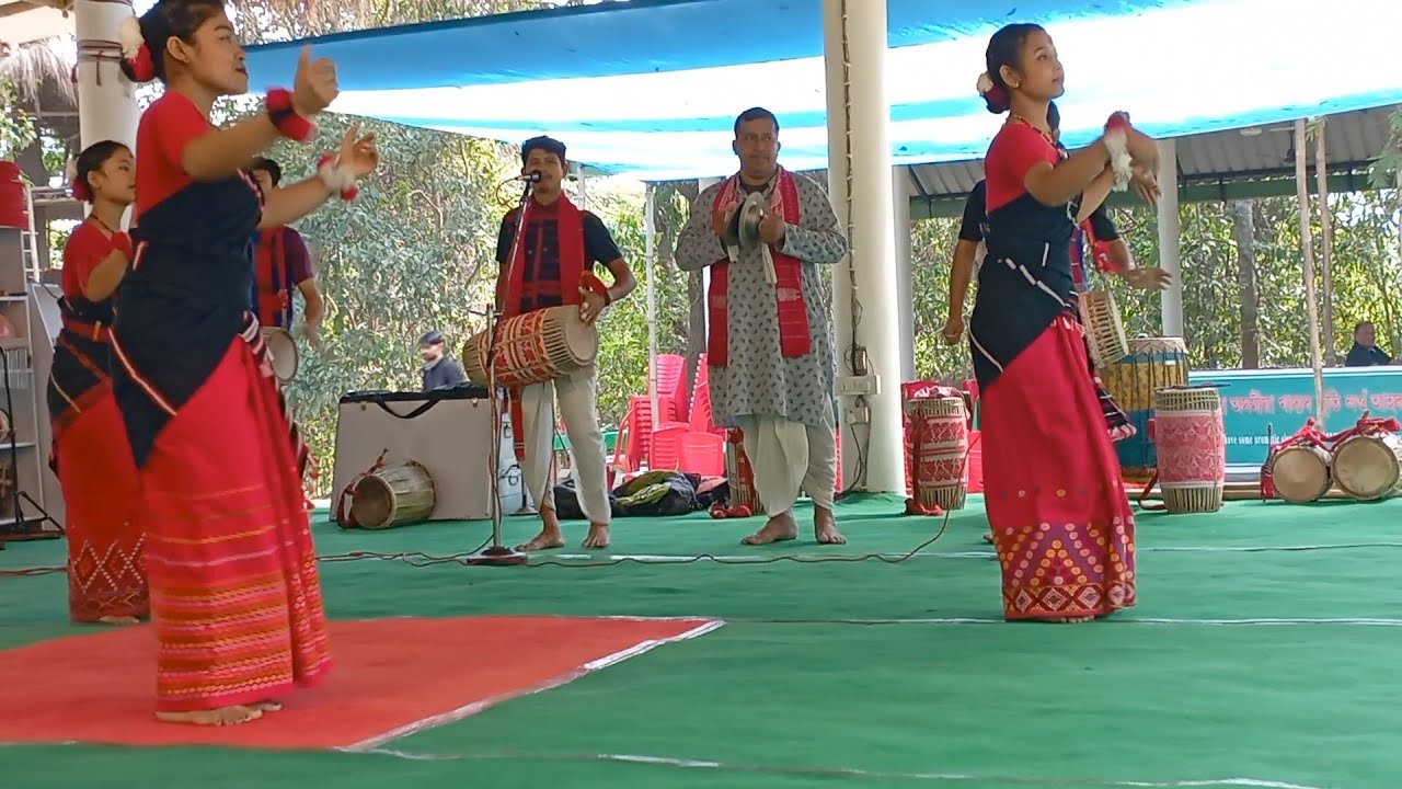 // Mising Bihu dance // Bihu dance mising // Assam traditional dance ...