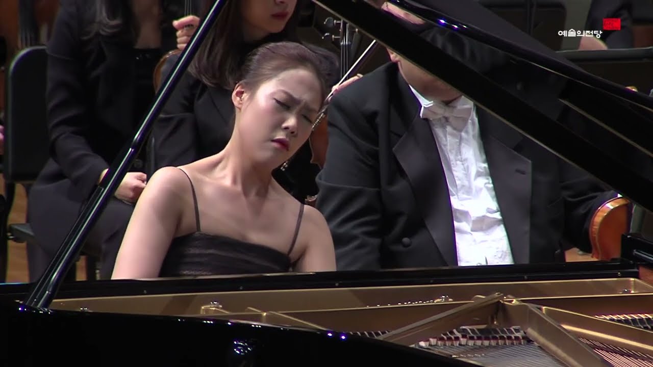 Mozart - Piano Concerto No. 20 | Yeol Eum Son - YouTube