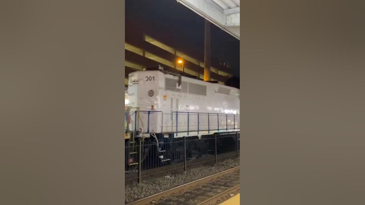 CSX L042 with NHRR locomotive #901 - YouTube