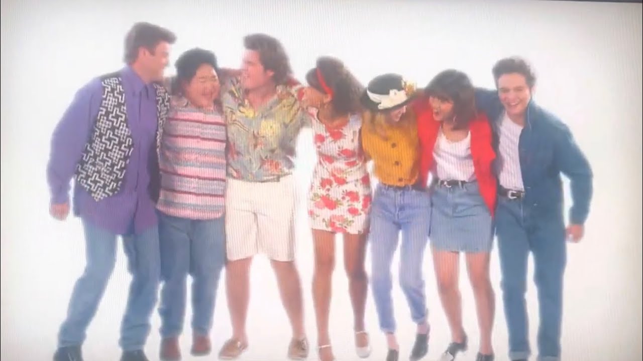 “that 90’s show” intro 90210 / netflix - YouTube