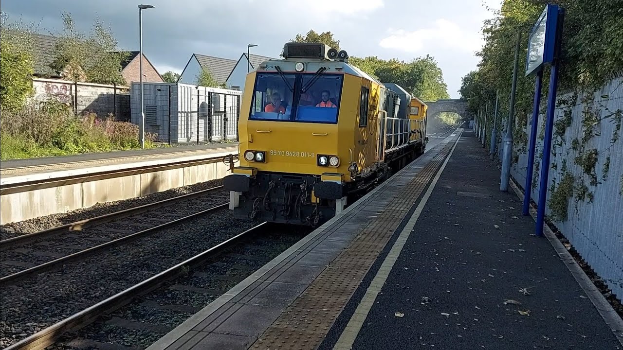 NIR MPV No.11 passing Whiteabbey. 27/9/22 - YouTube