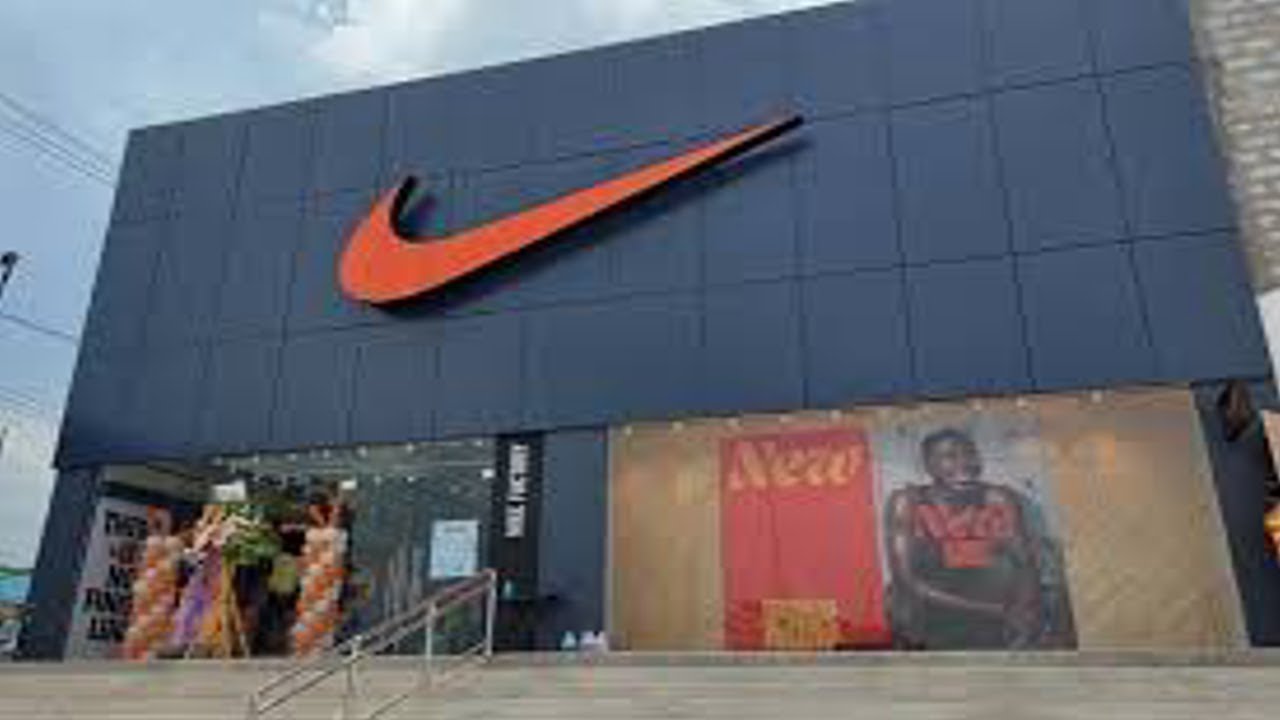 NIKE OUTLET sa LUCENA? Time to Grab Your FUTSAL SHOES! 👟💸 - YouTube