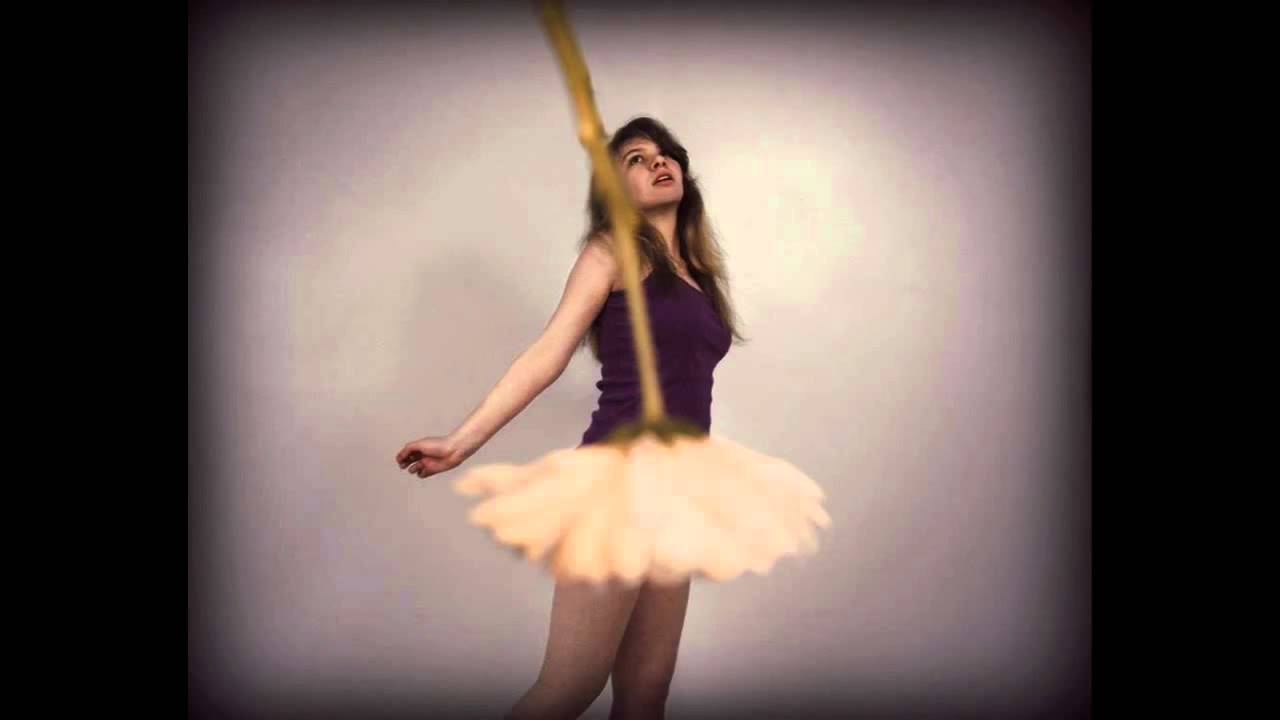 AphoenixD - Forced Perspective Flower Girl Photography - YouTube