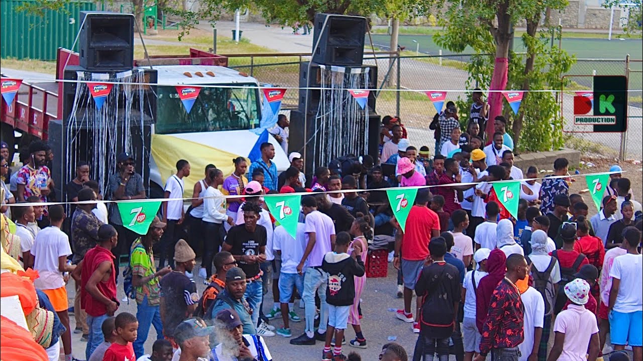 carnaval des etudiants , Centre sportif de Dadadou , delmas 5 (2023 ...