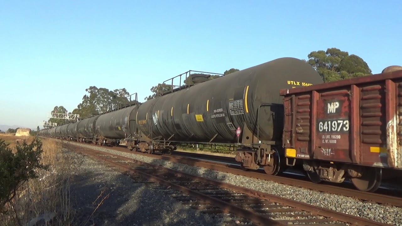 UP 5267 with the MRVOA 21nov19 - YouTube