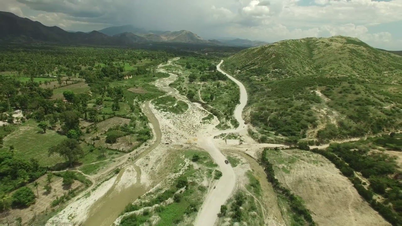 Survol de la Route Nationale 5 - Haïti - YouTube