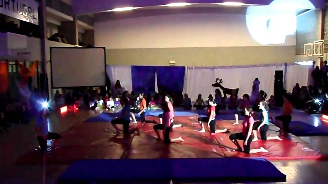 Colégio Valsassina - Festa Natal 2010 - YouTube