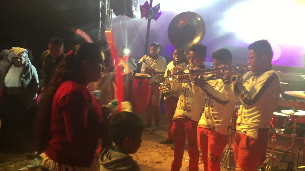 SONES MIXES DE TLAHUITOLTEPEC CON BANDA PENKA DORADA - YouTube