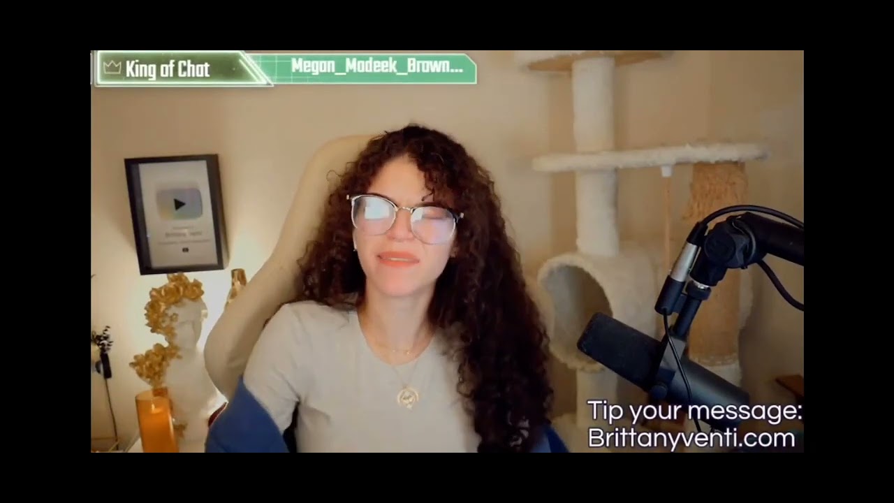 Brittany Venti breaking down my thread - YouTube